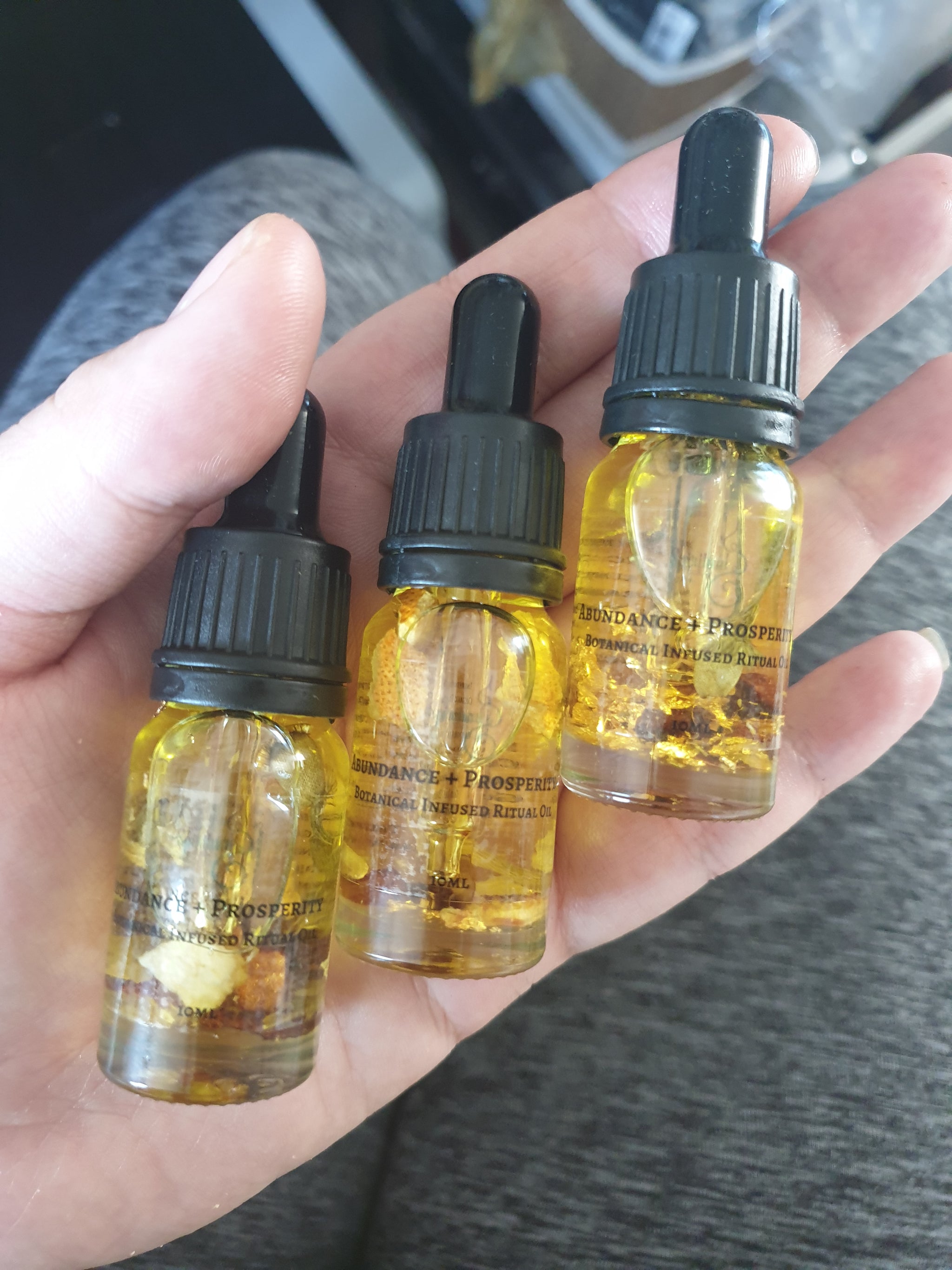 Abundance + Prosperity Botanical Infused Ritual Oil – The Spiritual Toolbox